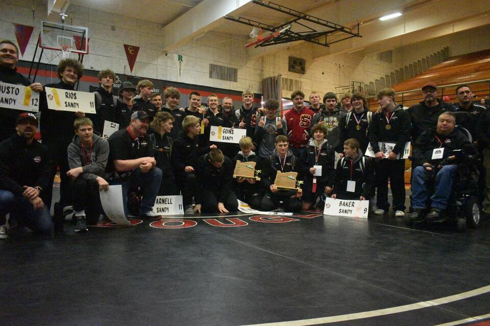 Sandy boys wrestling wins 2024 Mt. Hood District Tournament - NewsBreak