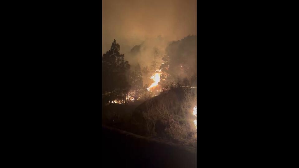 Spain: Wildfire Erupts On La Palma Island, Forcing Evacuation Of 200 ...