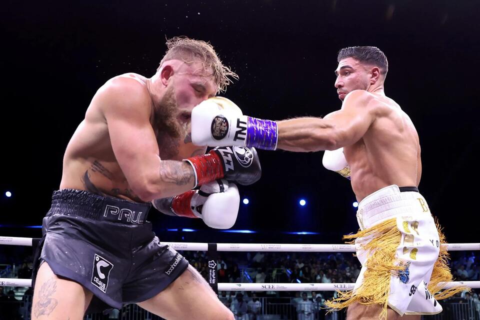 Tommy Fury overcomes dramatic knockdown to hand Jake Paul first boxing loss - NewsBreak