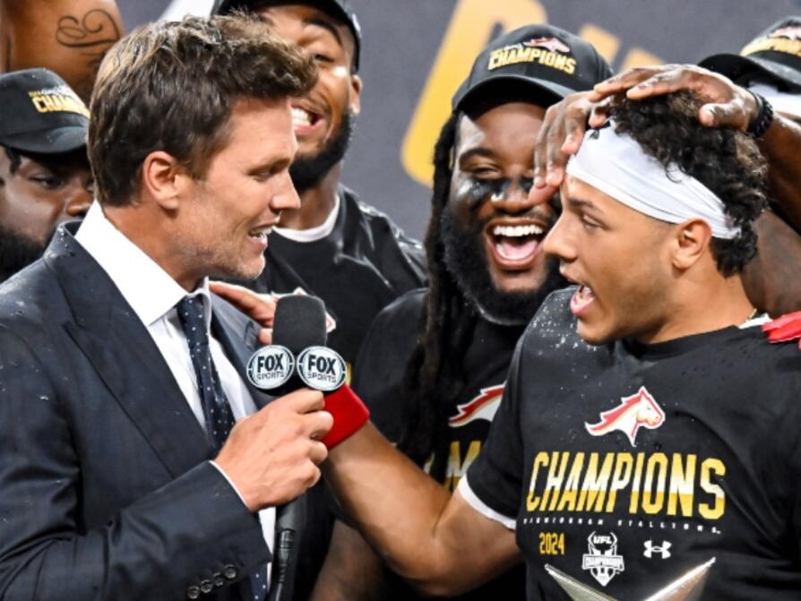 Tom Brady Gets Loudly Booed During His Broadcasting Debut