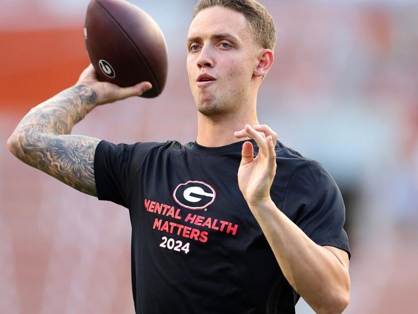 Who Is Carson Beck’s Girlfriend? Hanna Cavinder’s Job & Relationship ...