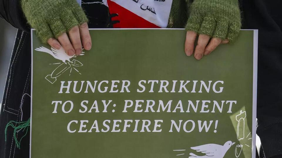 Brown University Hunger Strike Seeks Divestment Vote - NewsBreak