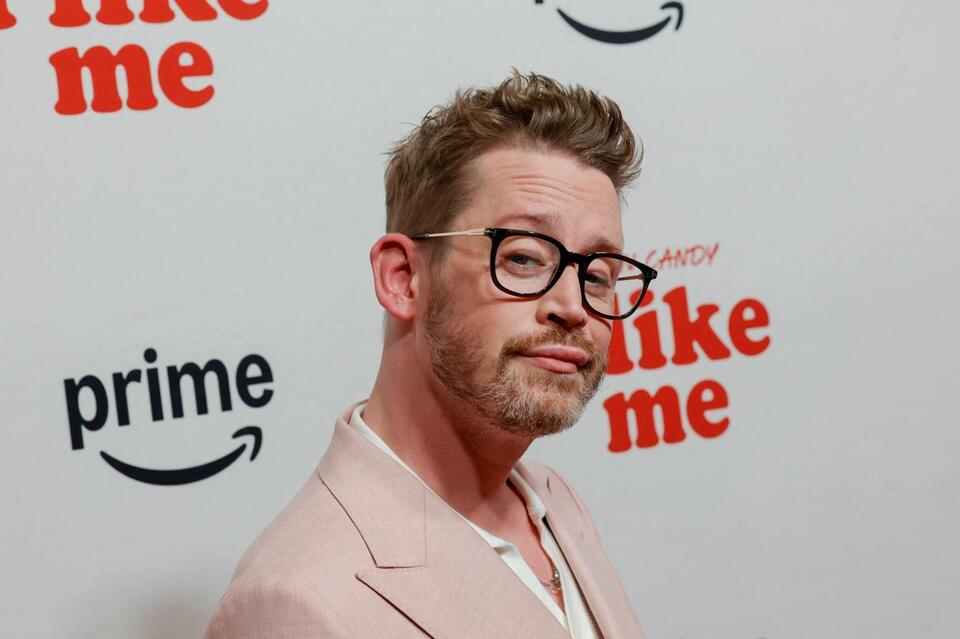 “Peak glow-up” - Fans share excitement over Macaulay Culkin’s new look ...