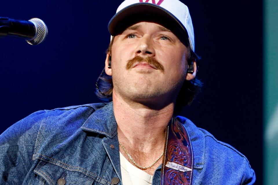 Watch Morgan Wallen Flip Over a Piano Onstage After Technical Issues ...