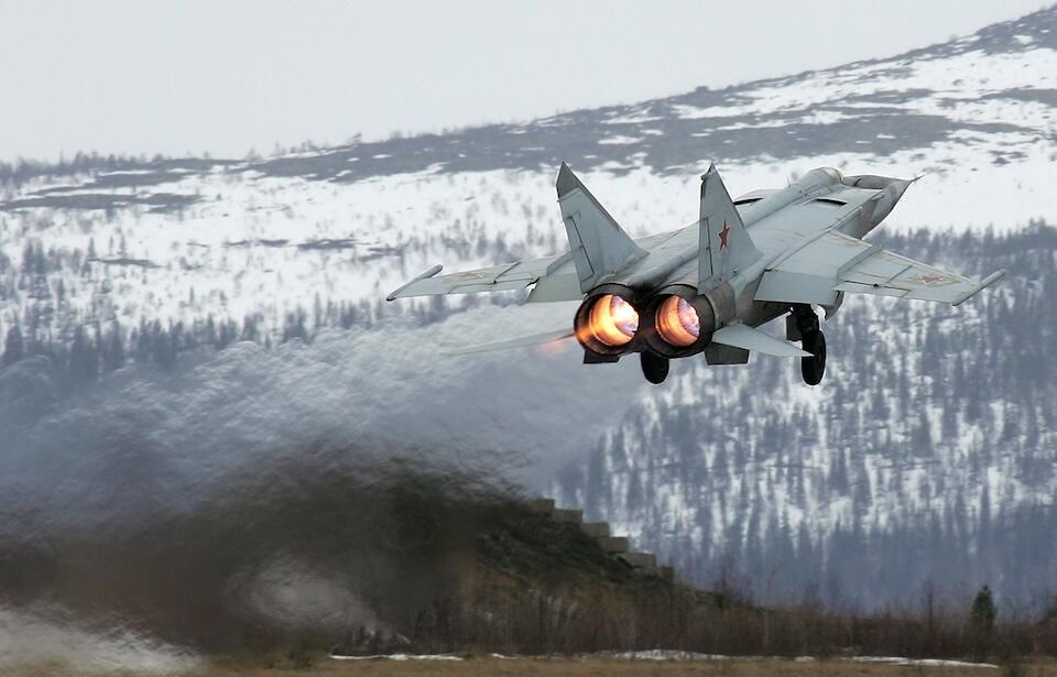 How a Soviet defector revealed the secrets of the MiG-25 "Foxbat" and ...