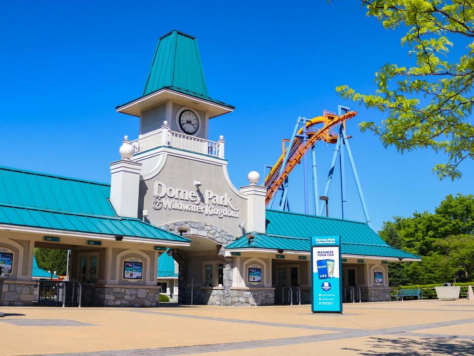 Dorney Park owner awaits merger with Six Flags