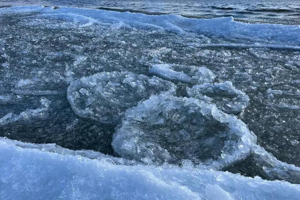 Spectacular ‘Pancake Ice’ Has Finally Arrived in New York - NewsBreak