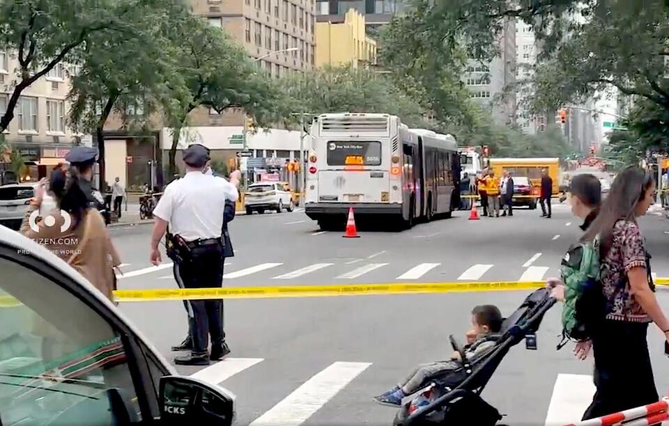 MTA bus operator fatally hits man crossing Manhattan street - NewsBreak