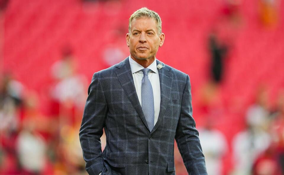 Cowboys Legend Troy Aikman Makes Feelings Clear on Jerry Jones’ Shocking Decision To Trade Micah ...