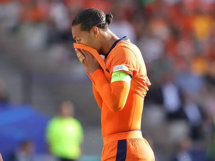 'Playing with Virgil van Dijk was depressing - Liverpool captain's ...