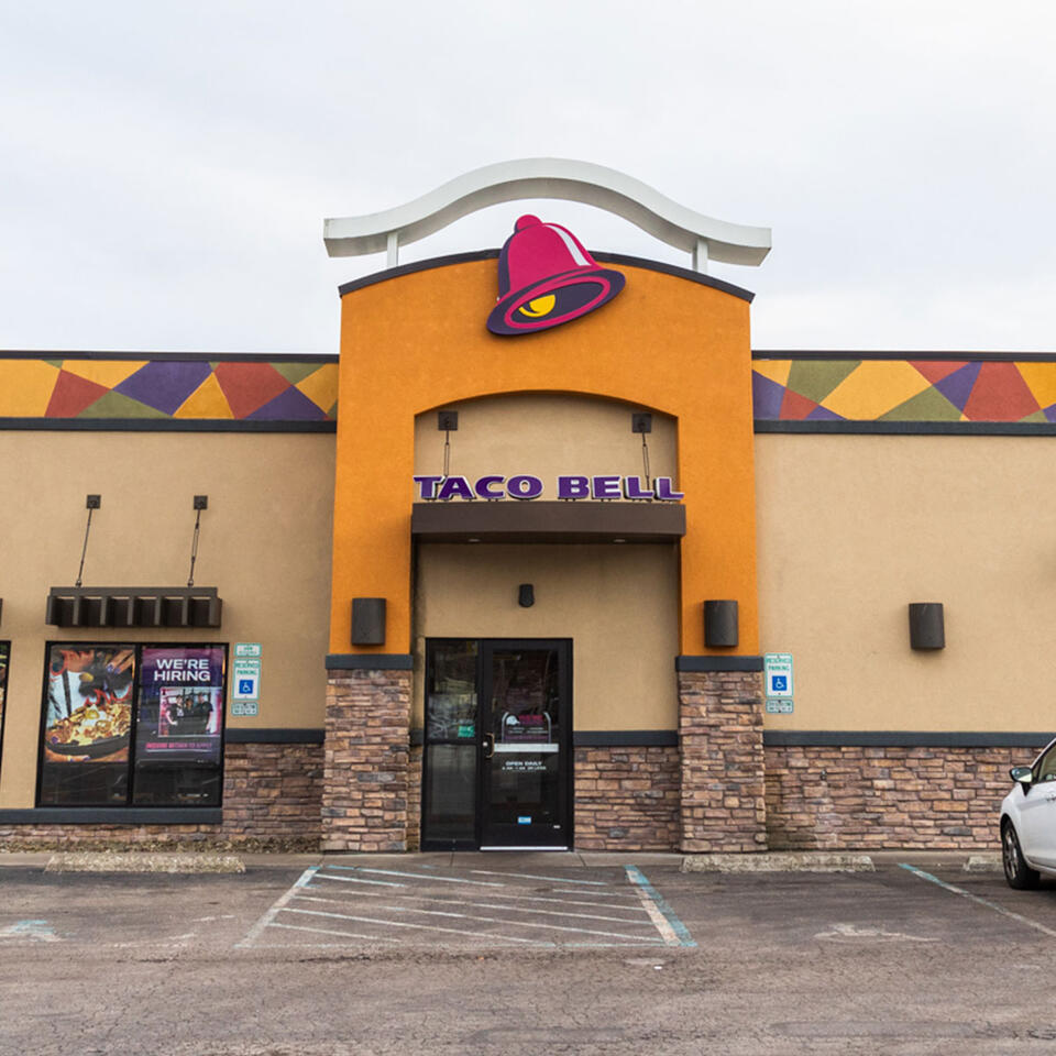 Fans Send Their 'Condolences' After Taco Bell Served A Customer A ...
