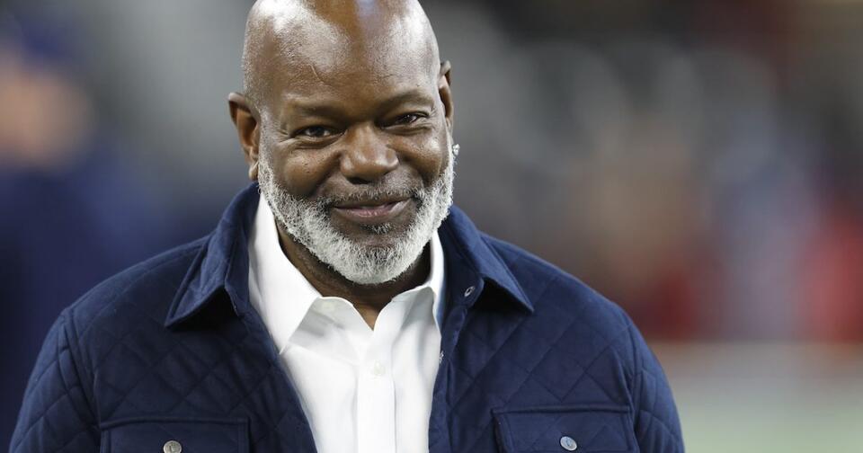 NFL Legend Emmitt Smith, 56, Is Missing His Late Father, Who Inspired ...