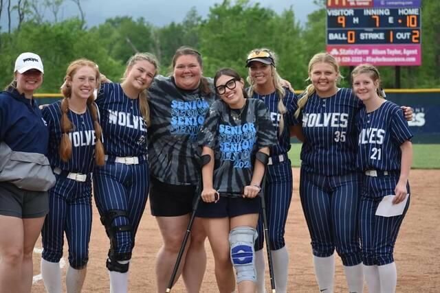 Wolves senior class goes out in style - NewsBreak