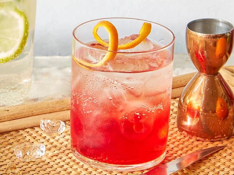 10 Aperol spritz alternatives that are perfect for summer