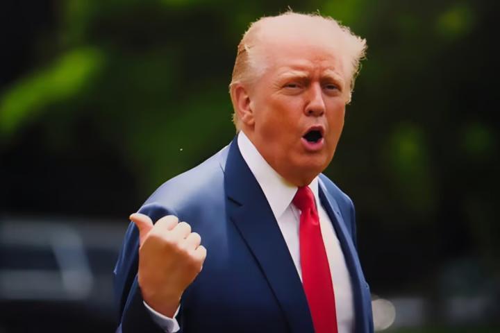 Trump Unveils 'Historic' $300 Billion Texas Oil Refinery Project Backed ...