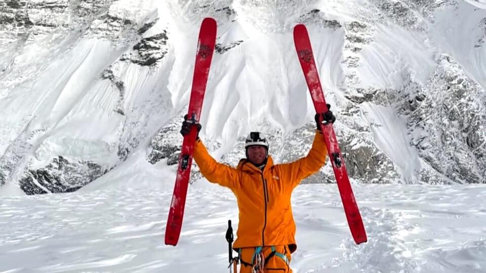 The story behind one man’s historic descent of Mount Everest on skis ...