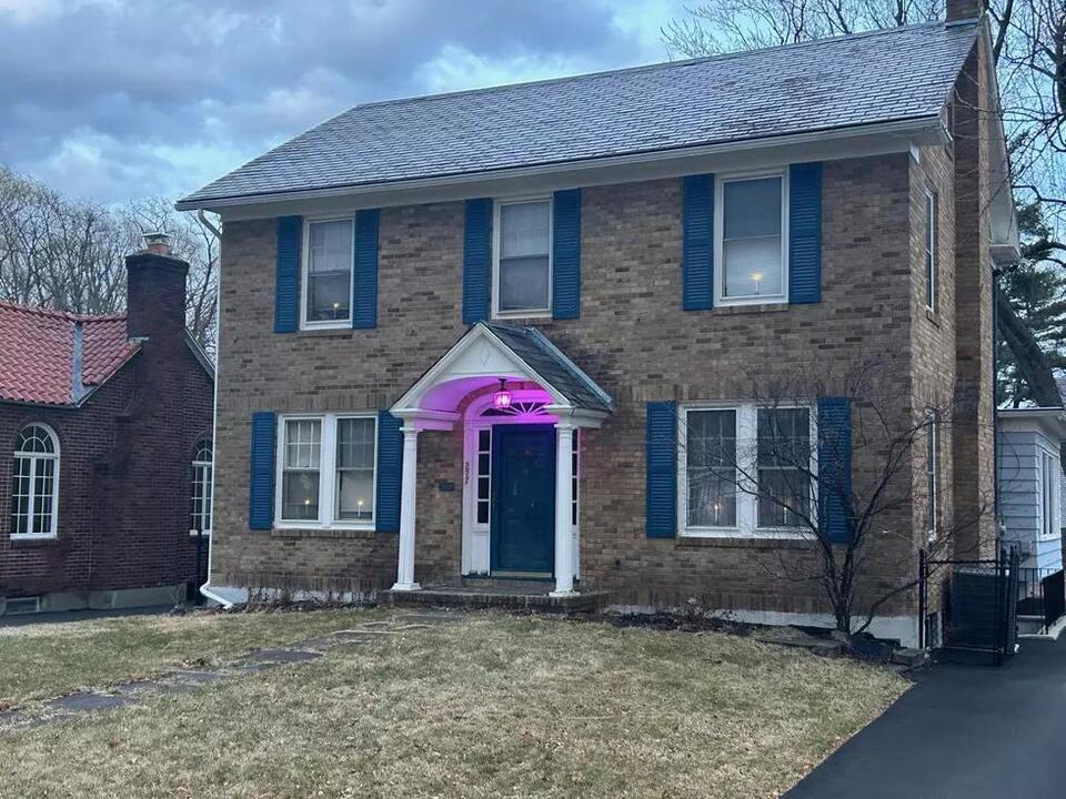 What Do Purple Porch Lights Mean in New York? - NewsBreak