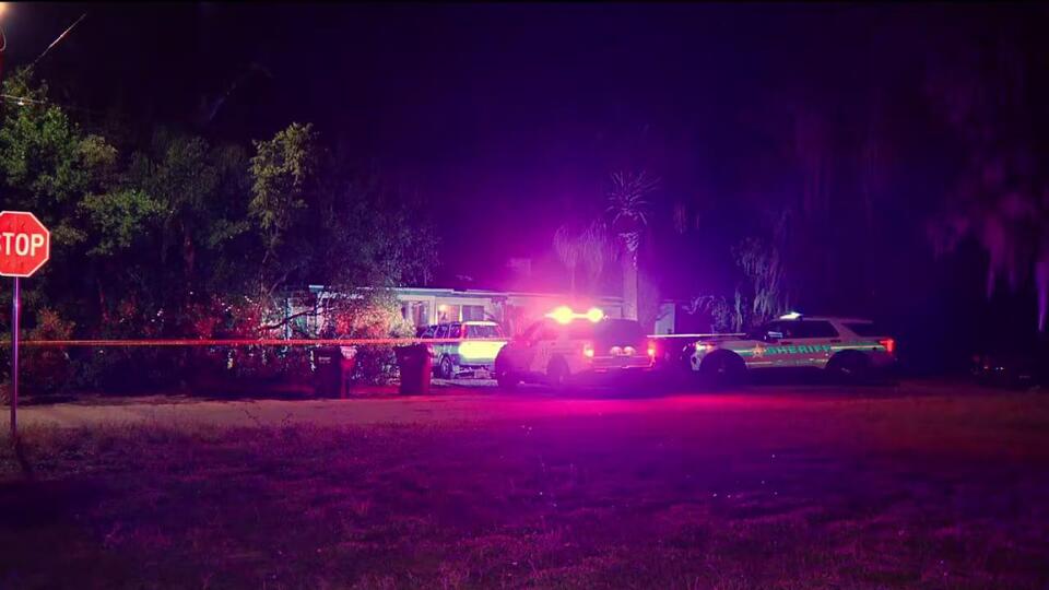 Man kills wife, shoots stepdaughter before shooting himself after ...