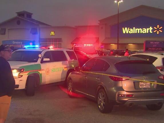 Walmart Confrontation Sparks Debate Over Police Tactics in League City!