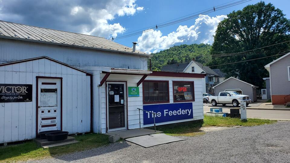 Chestnut Feedery To Close - NewsBreak