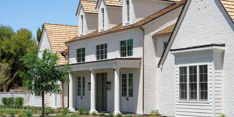 This Arizona Home Expertly Blends Traditional New England Style with a ...