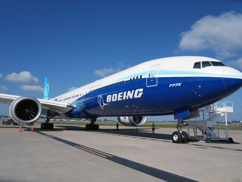Boeing workers begin voting on whether to accept a tentative deal or strike