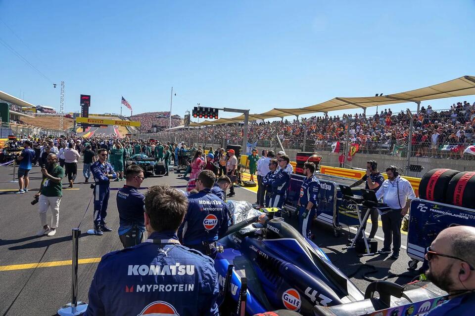 Game-Changing F1 Pre-Race Show Adds Hollywood Flair to US and Las Vegas ...