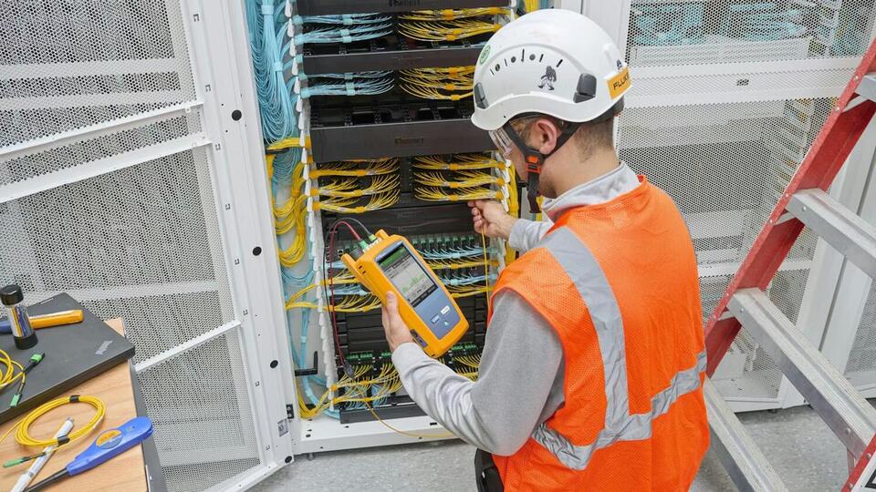 Fluke Networks Launches Third-Generation Optical Loss Test Set - NewsBreak
