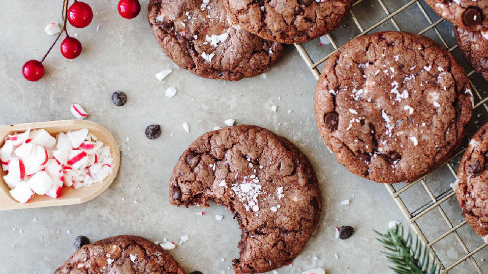 Festive Chocolate Peppermint Pudding Cookies: Soft, Chewy, and Easy to ...