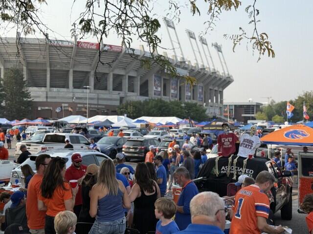 Boise State's first home football game brings excited fans to game and ...