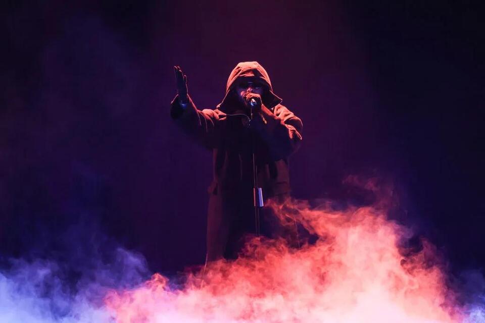 The Weeknd Shocks Fans with Surprise Performance at the 2025 GRAMMYs ...