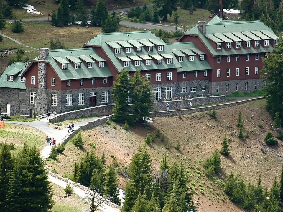 This Historic Oregon Lodge Took 85 Years To Complete And Was Almost ...