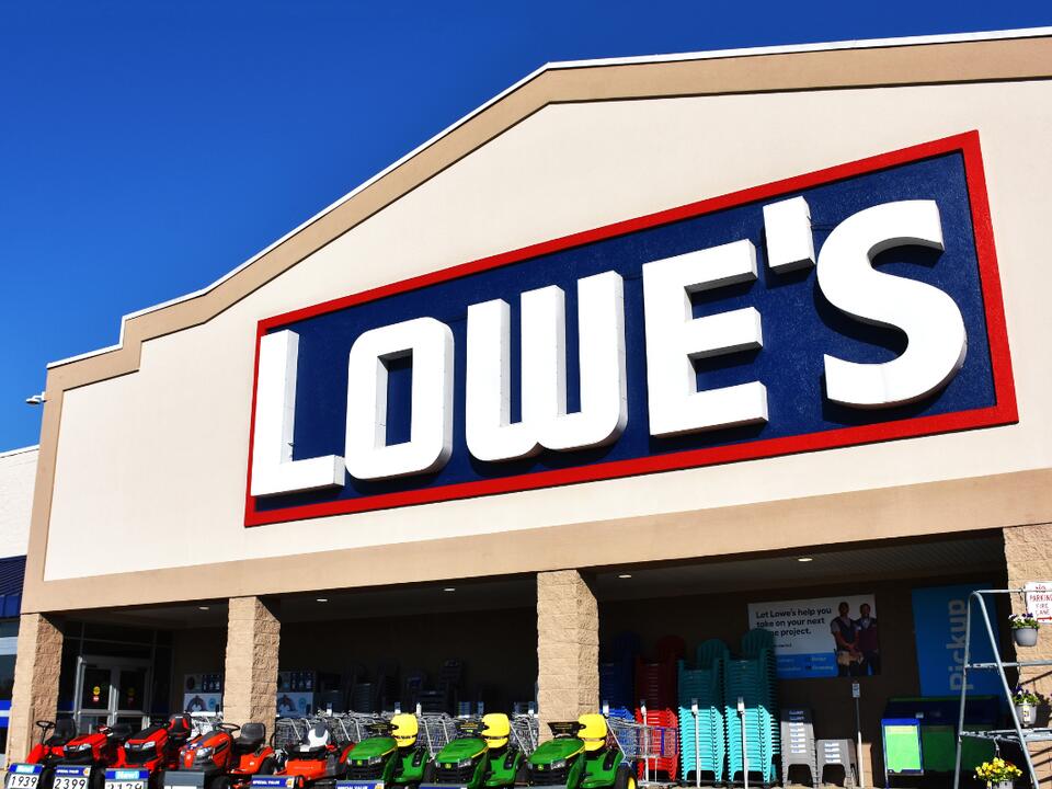 People Will Be Running to Lowe's This Weekend for Their Big Perennial Sale
