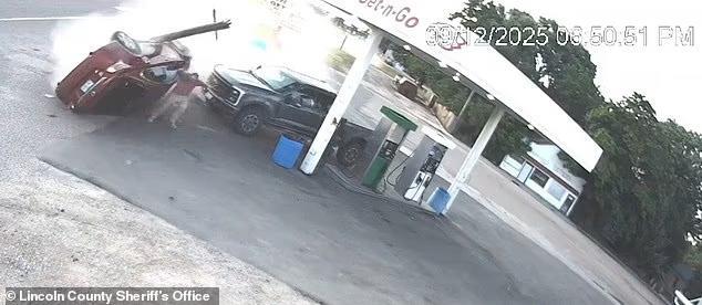 Wild video shows man cleaning his truck at gas station when out-of ...
