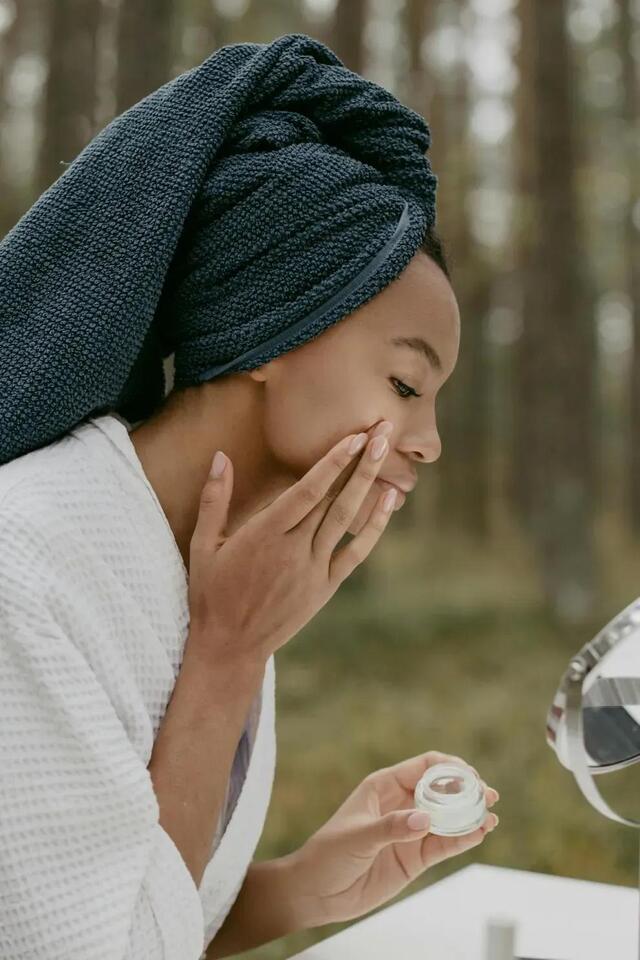 Dermatologist vs Influencer Skincare: Hype or Science When It Comes to ...