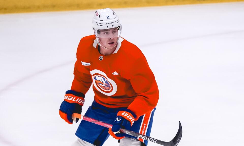 Mike Reilly Ready For Opportunity With Islanders Alongside Familiar ...