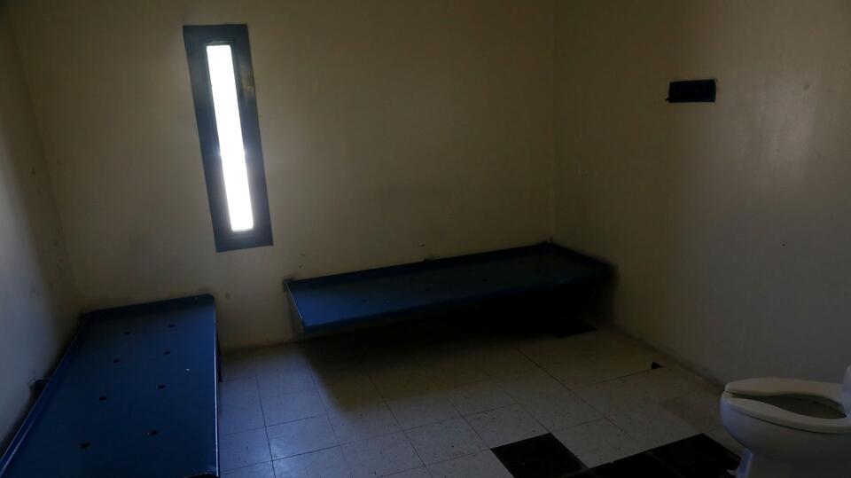 Man ‘Eaten Alive’ by Insects in Infested Atlanta Jail Cell, Lawyer Alleges - NewsBreak