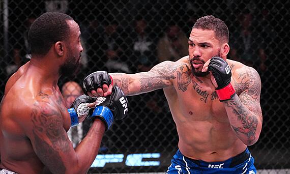 UFC Fight Night 238 Prelims: Eryk Anders Wears Down Retiring Jamie ...