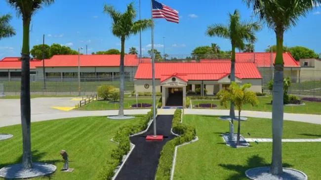 Inmates Injured After Gang Brawl Erupts at Miami Federal Prison - NewsBreak