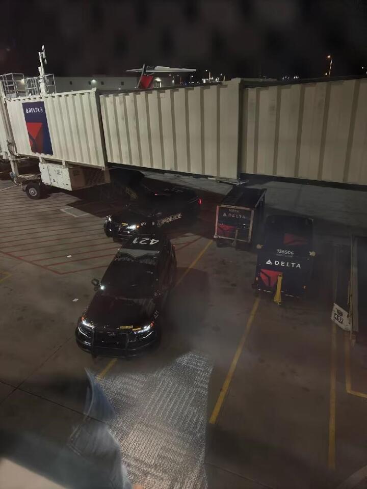 Top Epic employee cited for disorderly conduct on flight to Madison ...