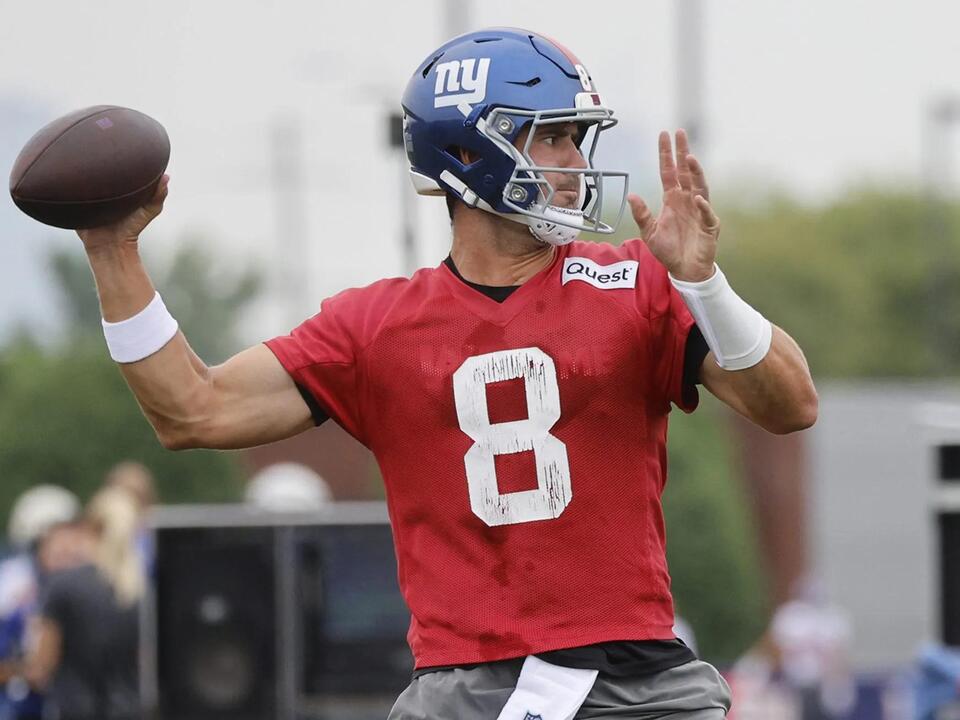 Daniel Jones has up-and-down day at Giants training camp