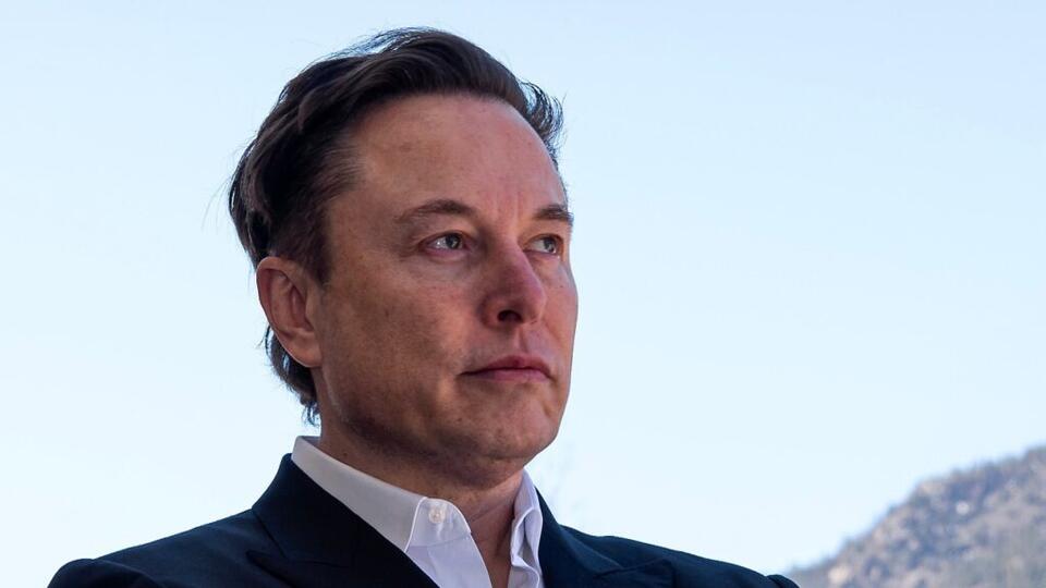 Musk shatters a record and finally addresses his net worth - NewsBreak