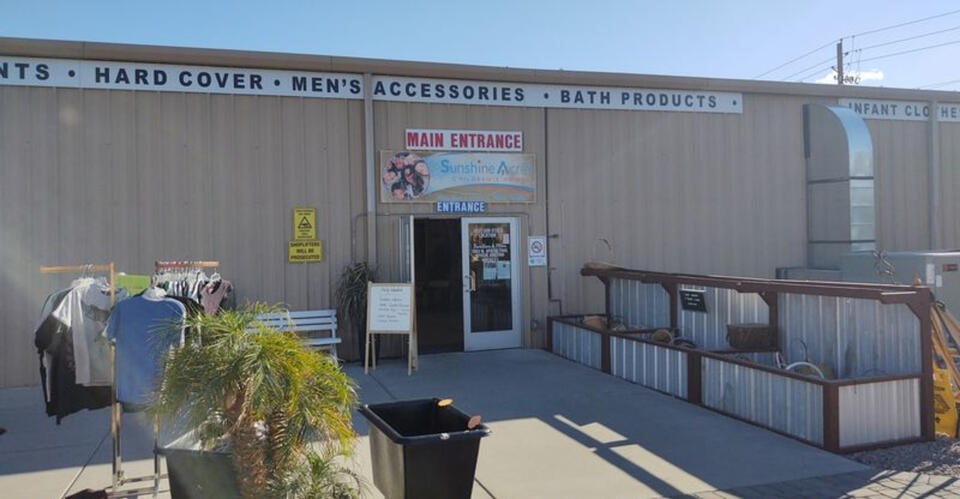 15 enormous thrift stores in Arizona that bargain hunters can’t afford ...