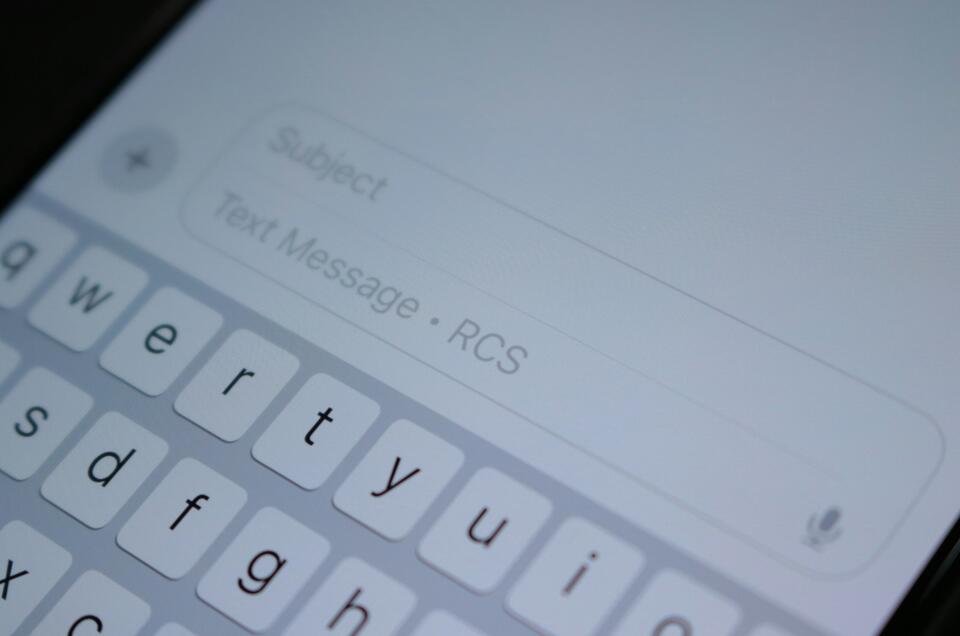 Montana Motor Vehicle Division Warns of Unsafe Text Messages - NewsBreak