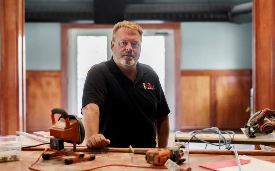 Kosta’s in Old Town will change hands next month - NewsBreak