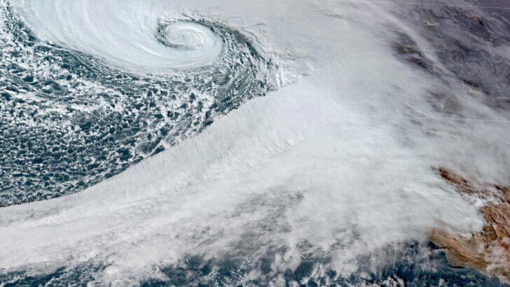 A Powerful Bomb Cyclone Could Slam the East Coast This Week - NewsBreak