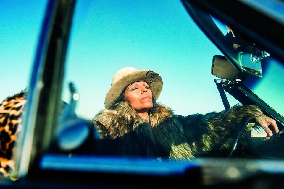 What’s Going On, Camaro?: Linda Perry to auction her beloved ’67 SS at ...