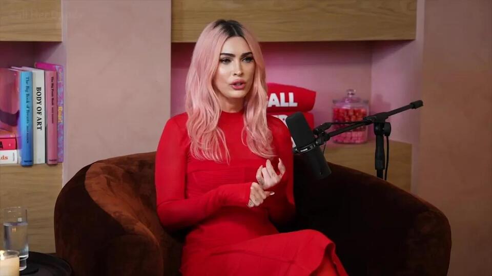 Megan Fox bizarrely blamed for 'bottom teeth talker' trend - NewsBreak