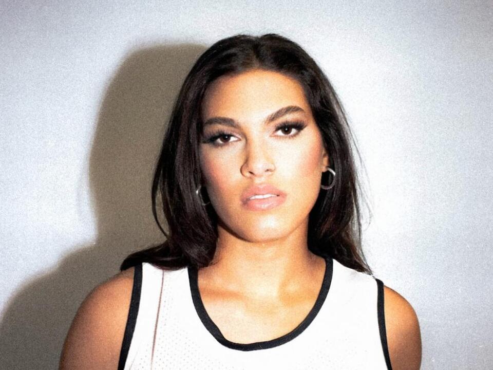 Maggie Andrew shares immersive and emotive debut EP 'DAY JOB'