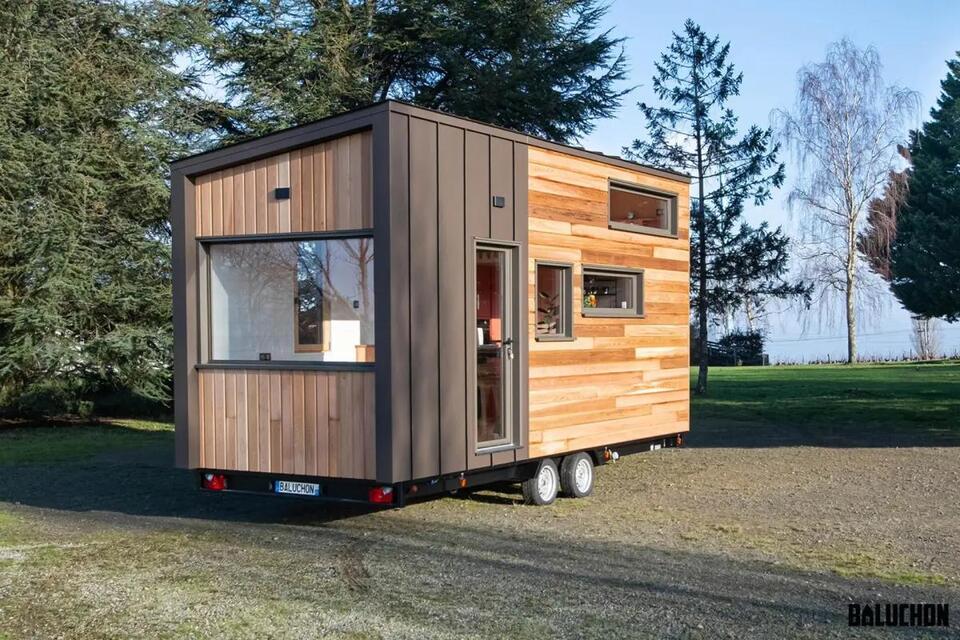 Charming 20-foot tiny home wows with incredible space-maximizing design ...